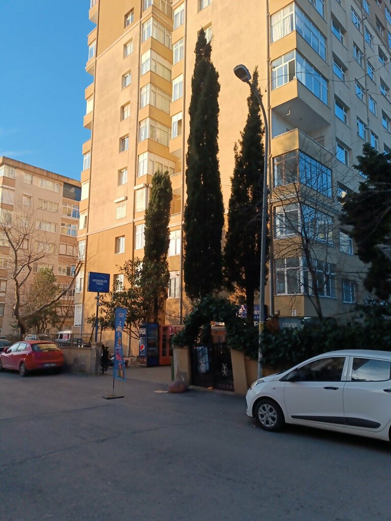 Alkollü içecekler İçerenköy açık tekel Meskenler Tekel & Mini Market, İstanbul, foto