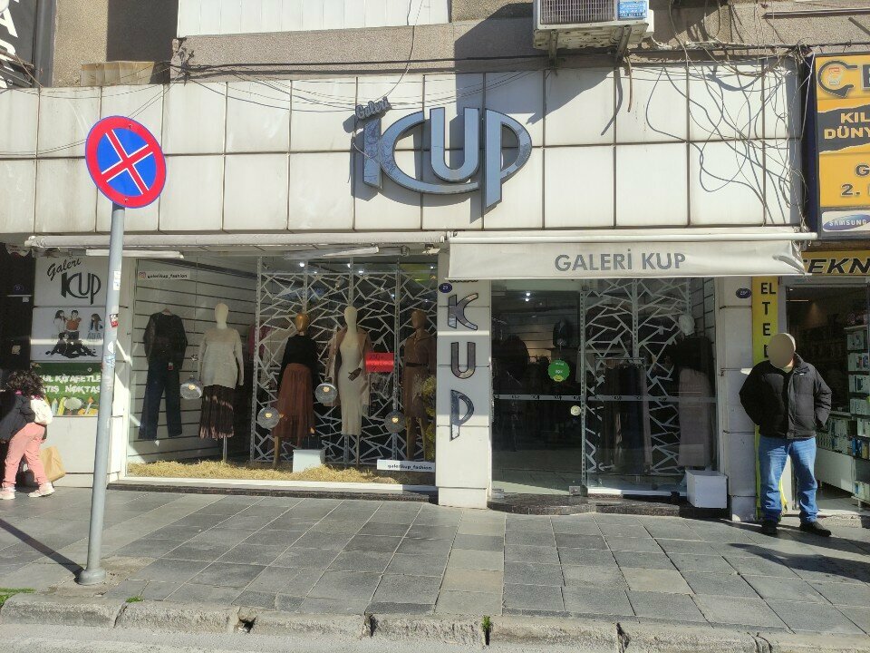Giyim mağazası Galeri Kup Tekstil, İzmir, foto