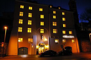 Hotel Koenig (Untere Donaulände No:1, Passau), otel  Passau'dan