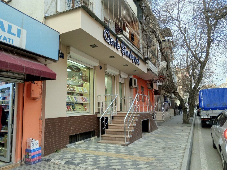 Pasta, şekerleme ve tatlı Qərb Şirniyyatı, Bakü, foto