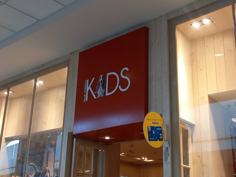 Giyim mağazası Hush Puppies Kids Plaza Norte, Lima, foto
