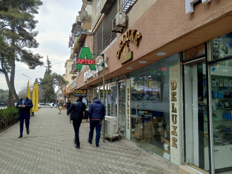 Kozmetik ve parfümeri mağazaları Deluxe, Bakü, foto