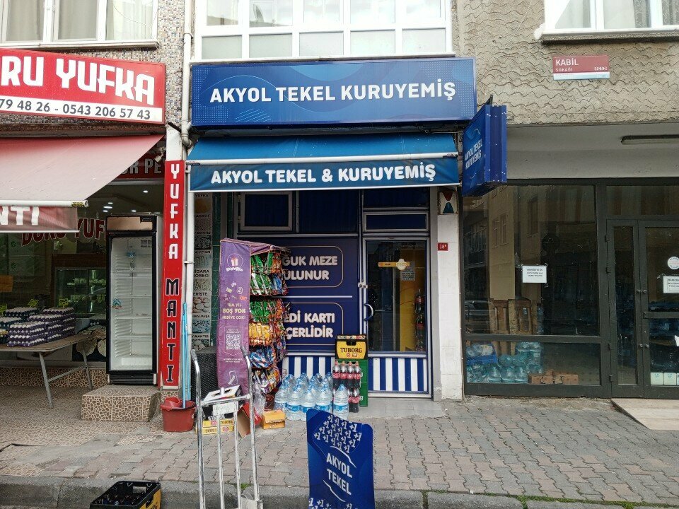 Bira dükkanı Akyol Tekel, İstanbul, foto