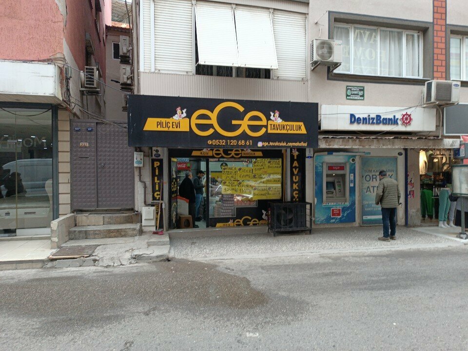Kanatlı hayvan ürünleri ve yumurta Ege Tavukçuluk & Piliç Evi, İzmir, foto