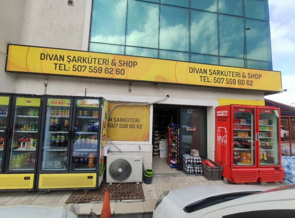 Bira dükkanı Denge Şarküteri, İstanbul, foto