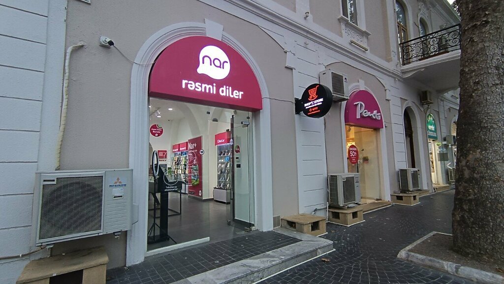 Cep telefonu aksesuarları Nar resmi diler, Bakü, foto