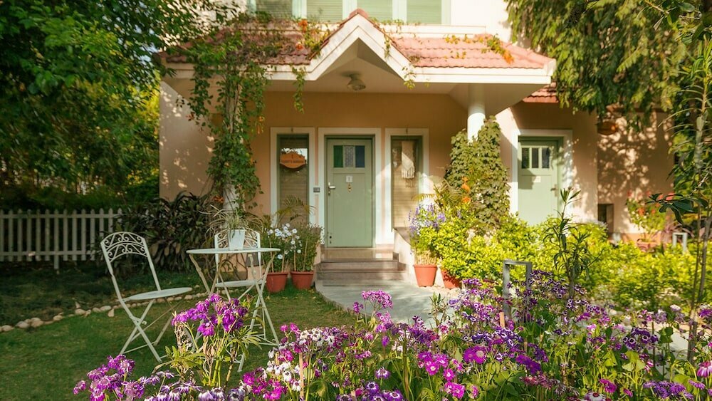 Otel Karma Chalets, , foto