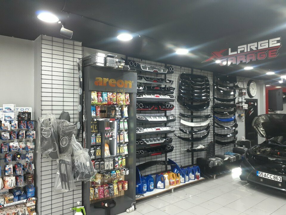 Oto aksesuarları X-Large Garage, İstanbul, foto