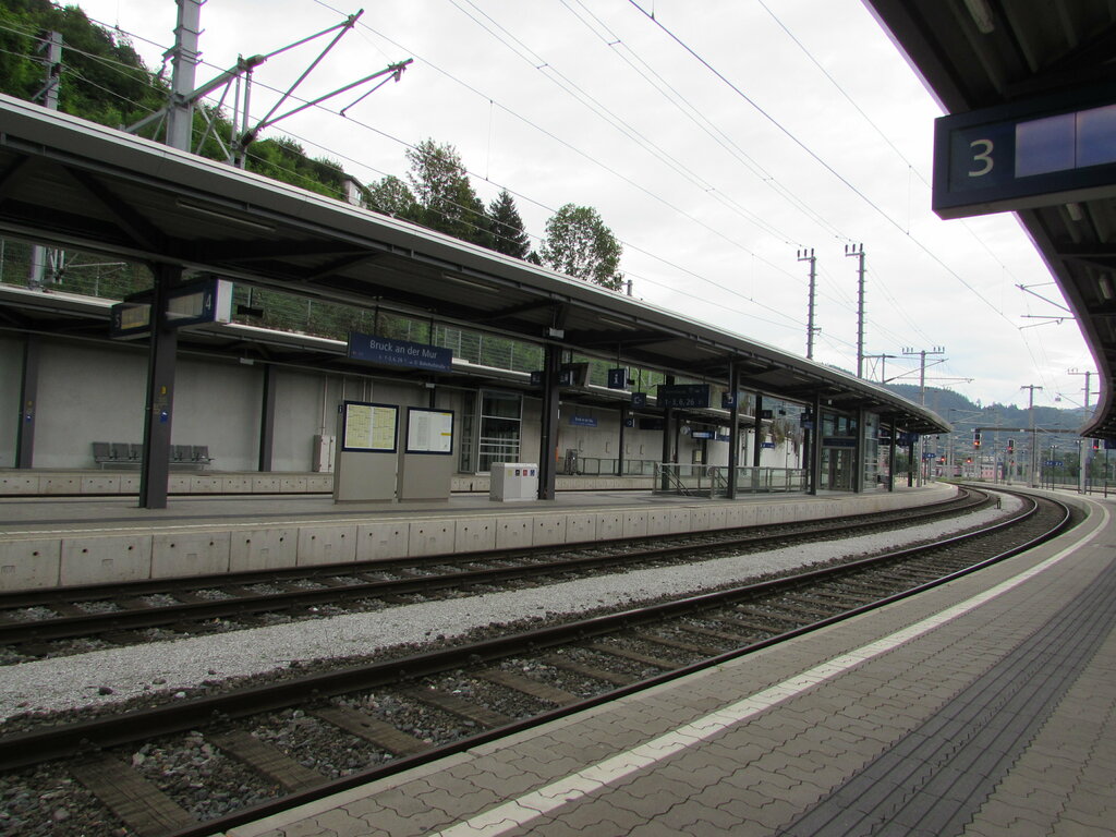 Tren istasyonu Bruck an der Mur, Steiermark, foto