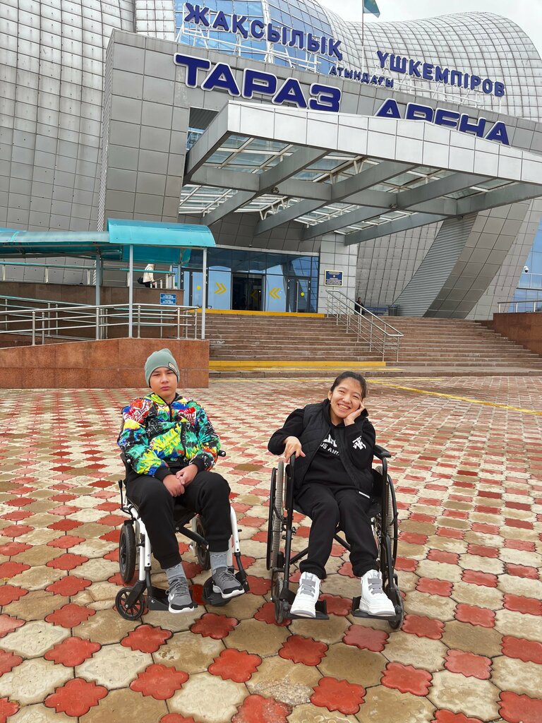 Çok amaçlı spor tesisleri Zhaksilyk Ushkempirov'un adını taşıyan Taraz-Arena, Taraz, foto