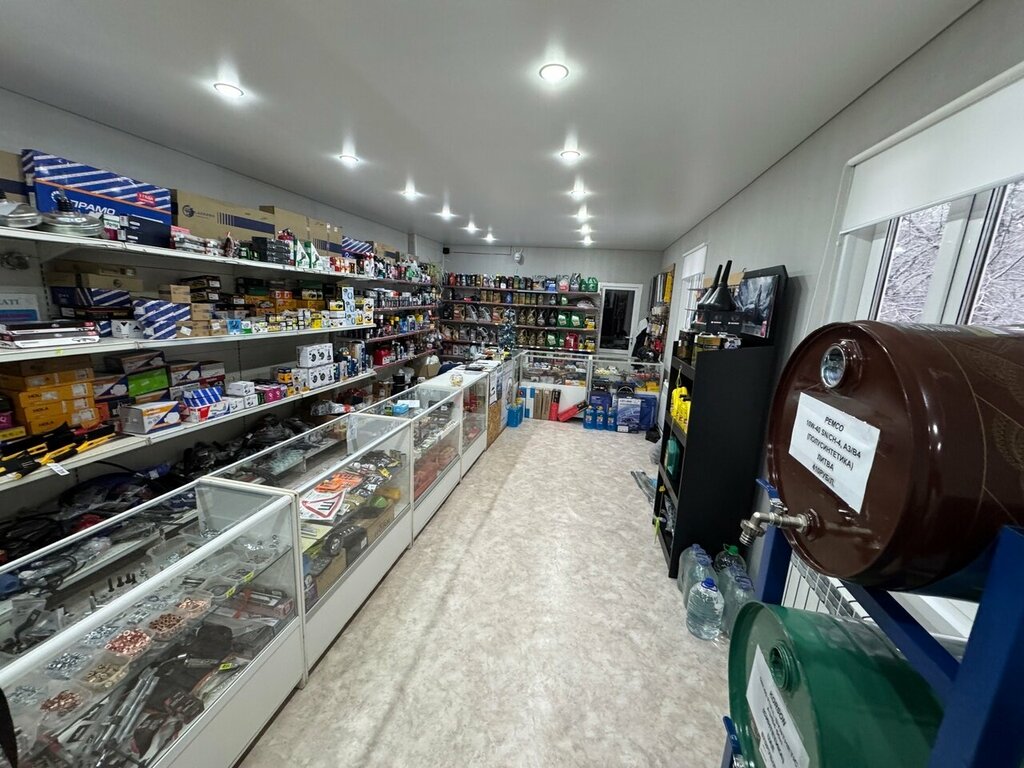 Otomobil yedek parçaları Автопростор, Şihany, foto