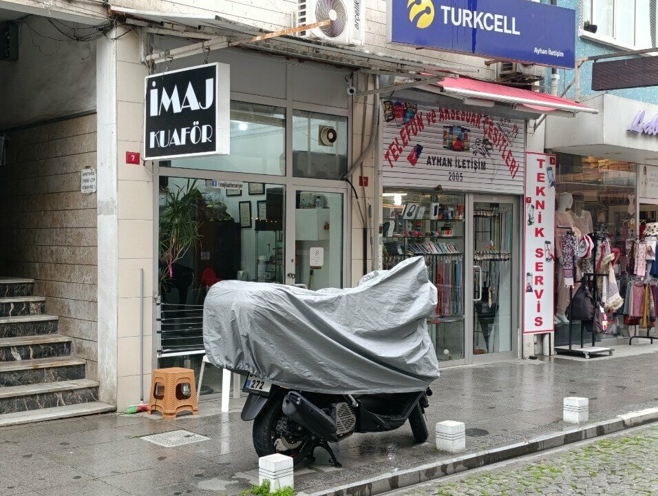 Cep telefonu ve aksesuarları satış mağazaları Ayhan İletişim, İstanbul, foto