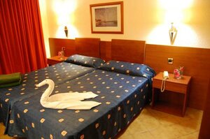 Hotel Kaktus Playa (Comunidad Autònoma de Cataluña, provincia de Barcelona, Calella, Calella, Calle Turisme), otel  Katalonya'dan