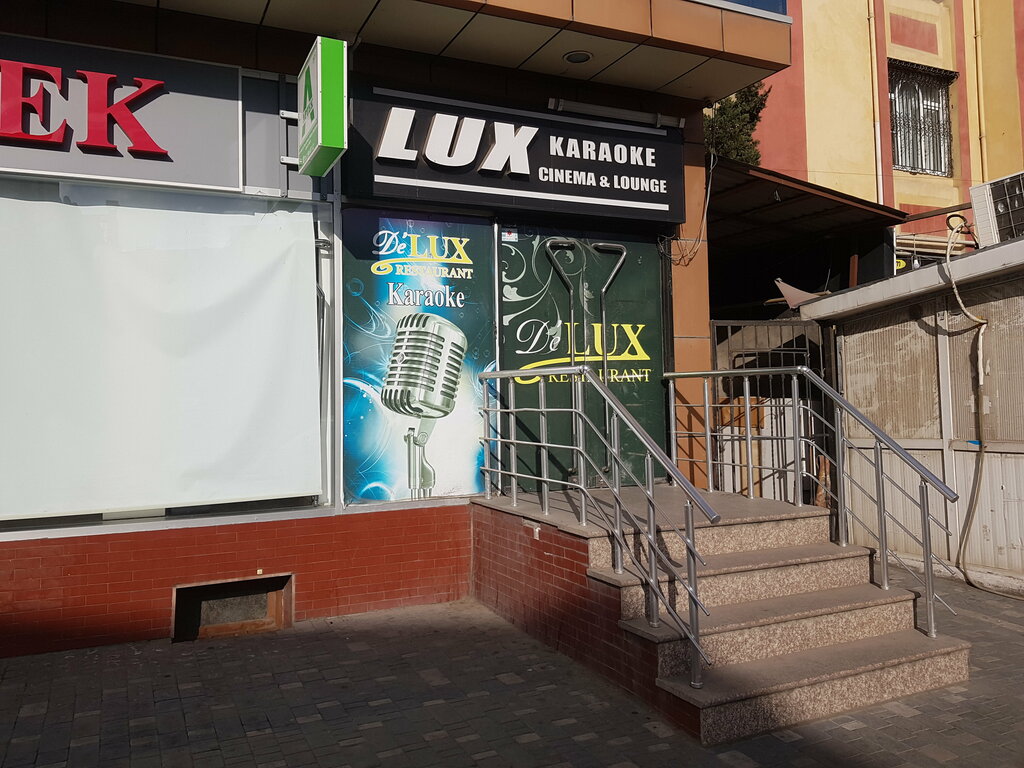 Bar Lux, Bakü, foto