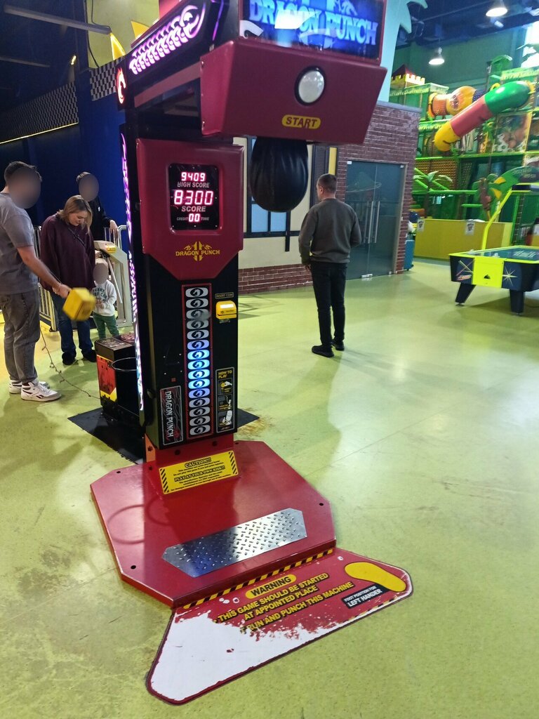 Oyun makinesi Игровые автоматы, Nijnevartovsk, foto