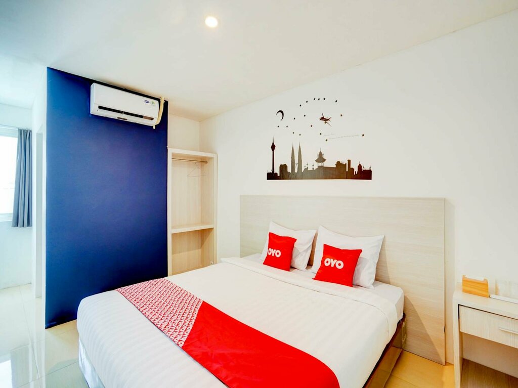 Otel Oyo Capital O 90176 LG Hotel Jember, Jember, foto