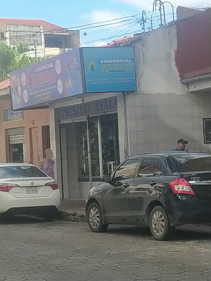 Saat tamircileri Comercial Ayala, Santa‑Krus, foto