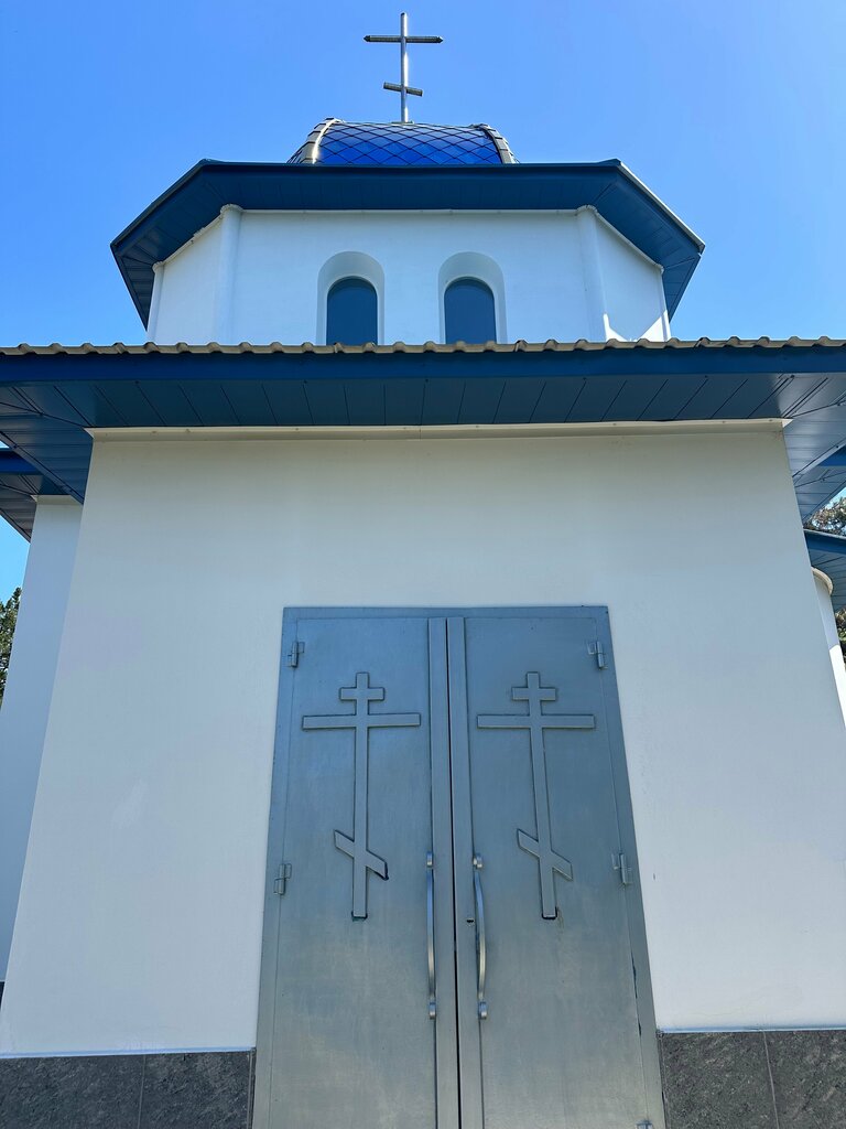 Şapel, haç anıtı Храм-часовня Георгия Победоносца, Kırım Cumhuriyeti, foto