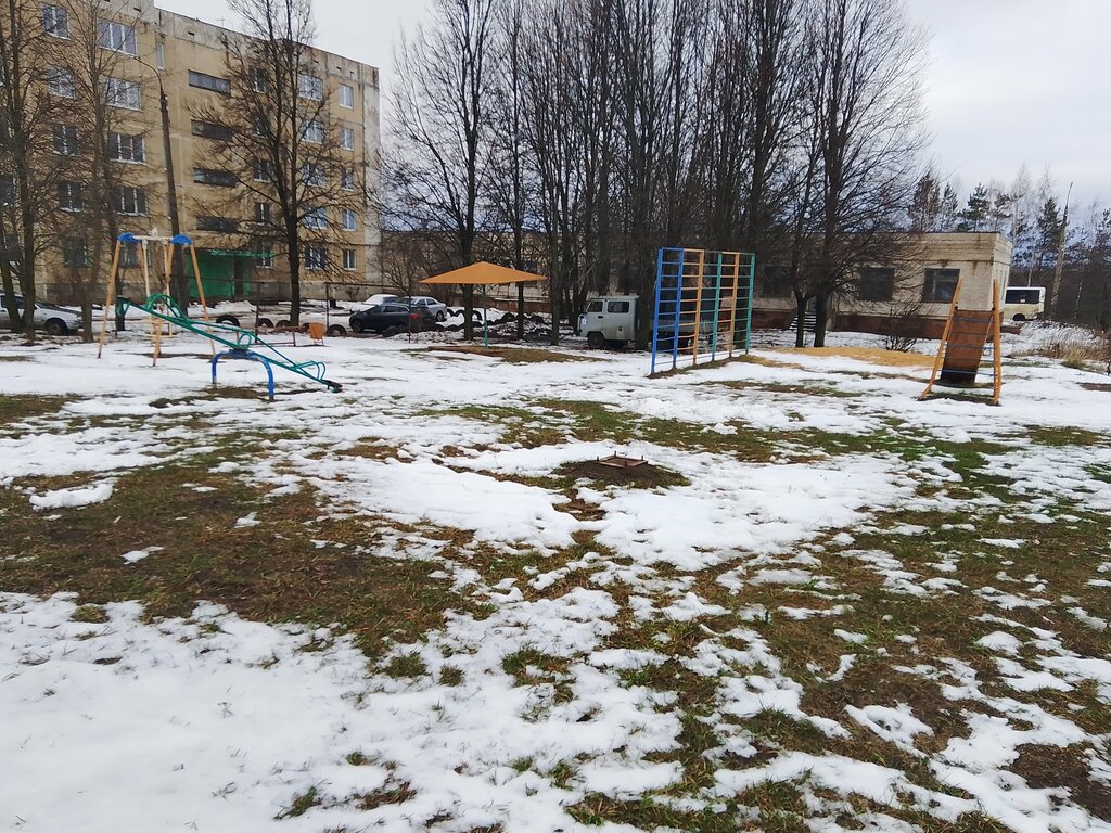 Oyun alanı Playground, Novosil, foto