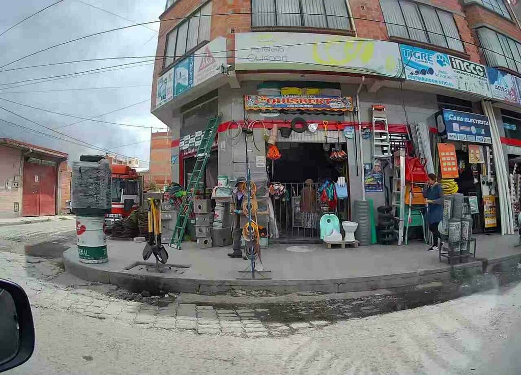 Yapı mağazası Quisbert Hardware Store, El Alto, foto
