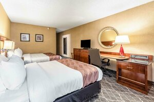 Quality Inn & Suites (California, County of Los Angeles, Burbank, South 6th Street), otel  Minnesota Eyaleti'nden