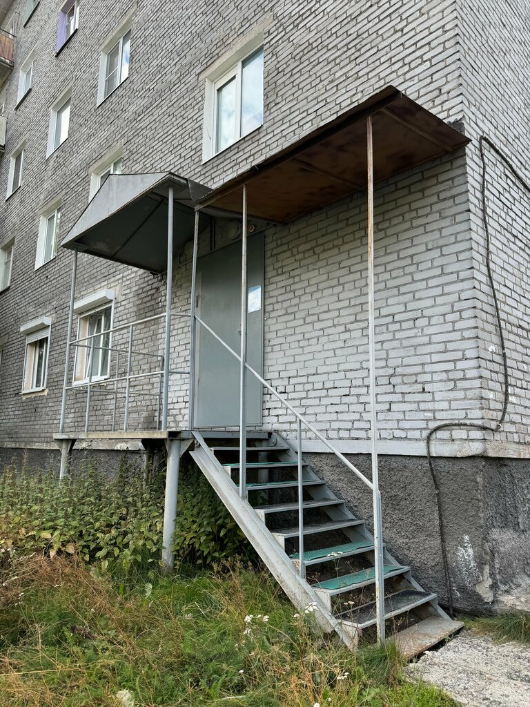 Özel ağız ve diş sağlığı klinikleri ve muayenehaneleri Стоматологический кабинет, Olenegorsk, foto