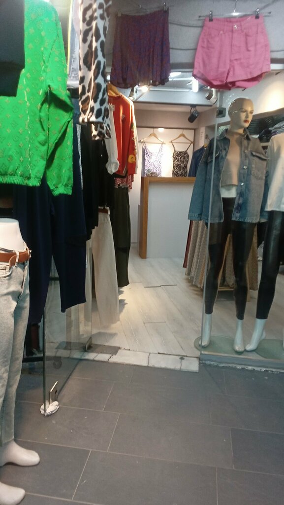 Giyim mağazası Nova Boutique, İzmir, foto