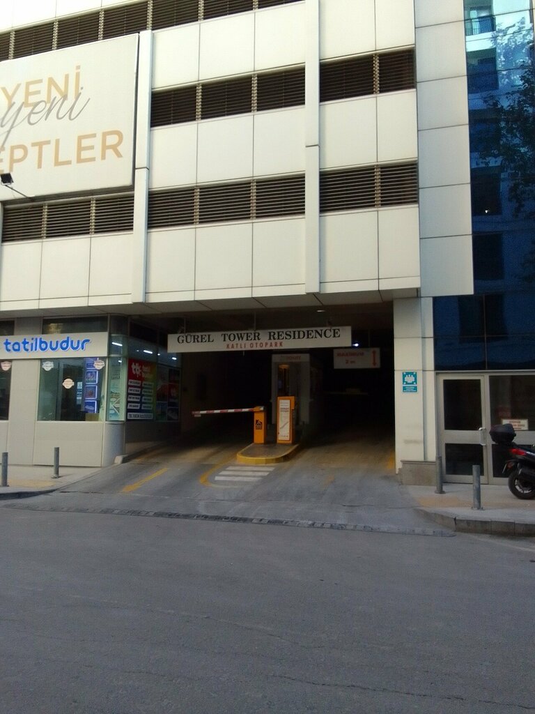 Ayakkabı mağazaları Dokay Otopark Gürel Tower, İzmir, foto