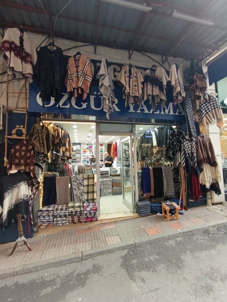 Tuhafiyeler Özgür yazma, İstanbul, foto