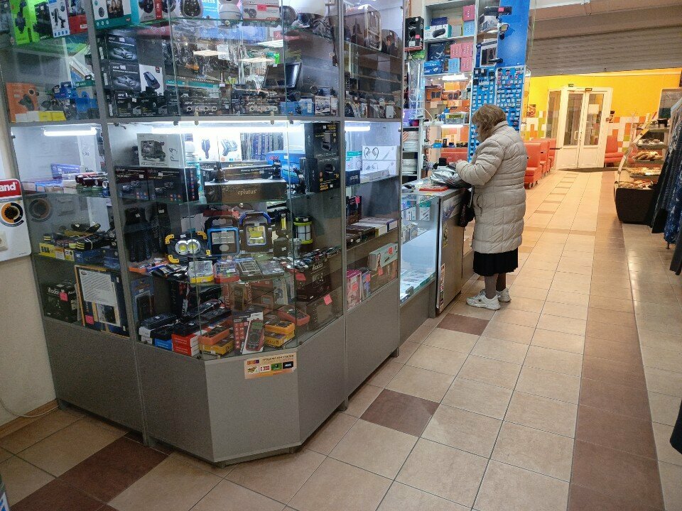 Elektronik eşya mağazaları Magazin teleradiotovarov, Kronstadt, foto