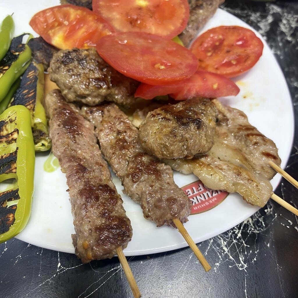 Kafe Meşhur Uzunköy Köftecisi, Serdivan, foto