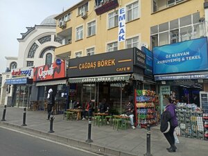 Çağdaş Börek (Rumeli Hisarı, Hisar Üstü Nispetiye Cd No:13, 34470 Sarıyer/İstanbul), kafe  İstanbul'dan