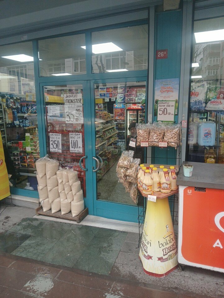 Market Yılmaz Gıda Pazarı, İstanbul, foto