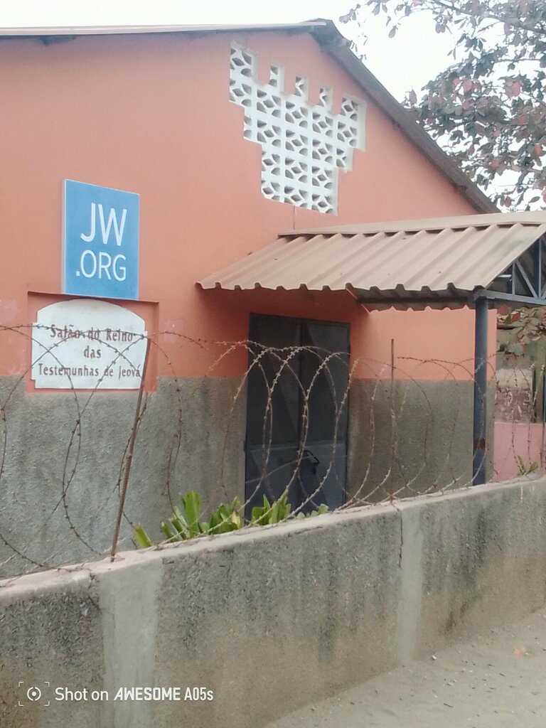 Dini dernekler Salão do Reino das Tesgeminhas de Jeová, Loanda, foto