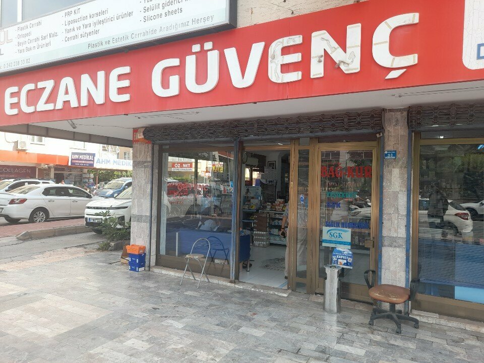 Eczaneler Güvenç Eczanesi, Antalya, foto