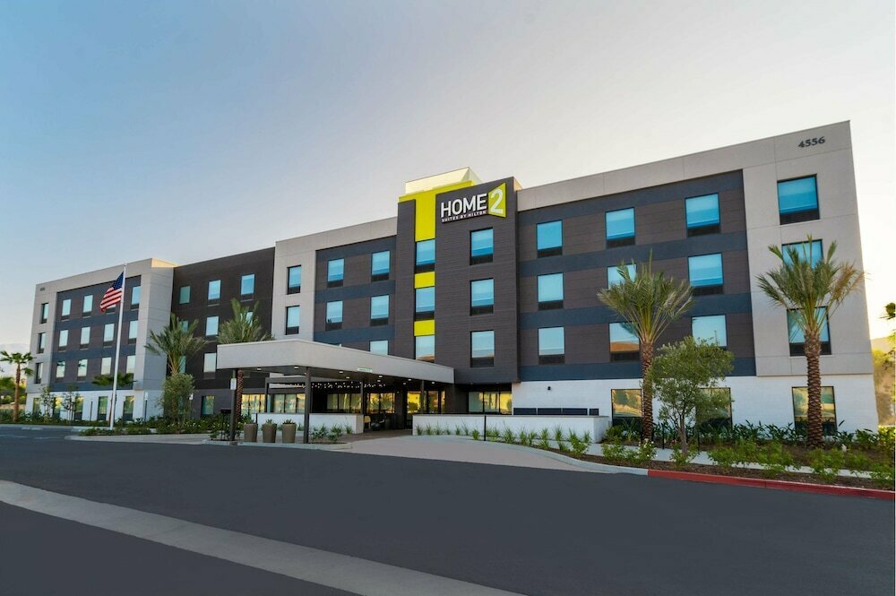 Otel Home2 Suites by Hilton Corona, Corona, foto