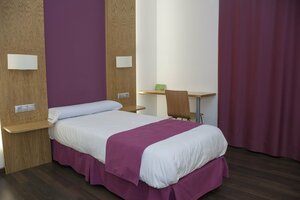 Hotel Jatorrena (Comunidad Autónoma del País Vasco, Álava Province, Cuadrilla de Vitoria, Calle la Florida, 10), otel  Bask Ülkesi'nden
