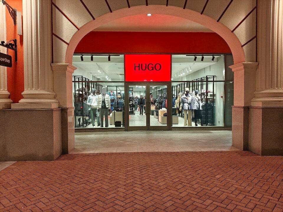 Giyim mağazası Hugo Boss, Saint‑Petersburg, foto