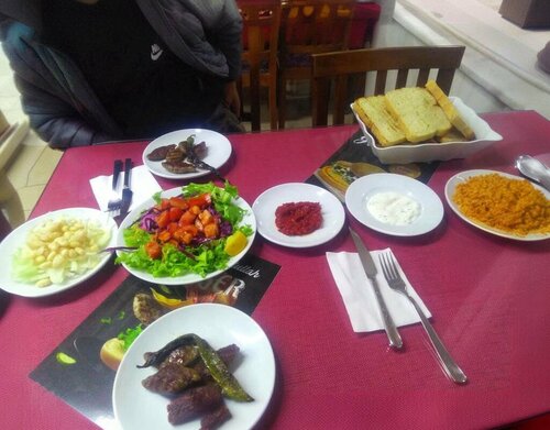 Restoran Köfteci Sadullah - Çınaraltı Köftecisi, Balıkesir, foto
