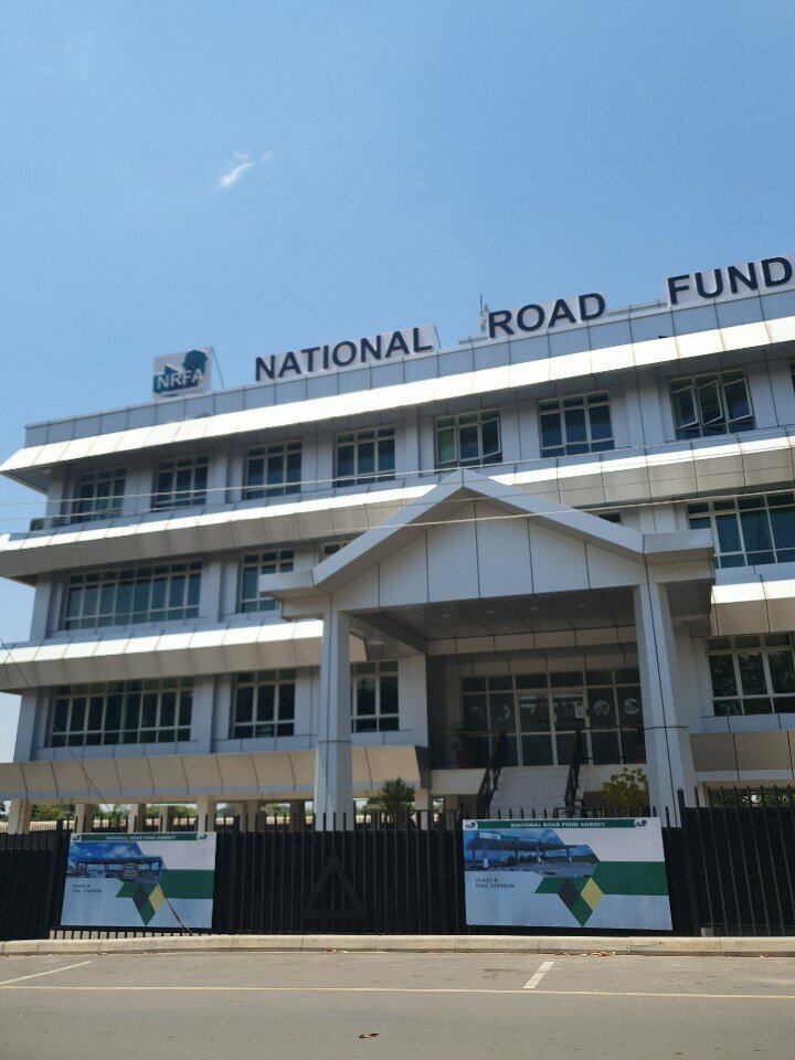 Devlet kurumları ve bakanlıklar National Road Fund Agency, Lusaka, foto