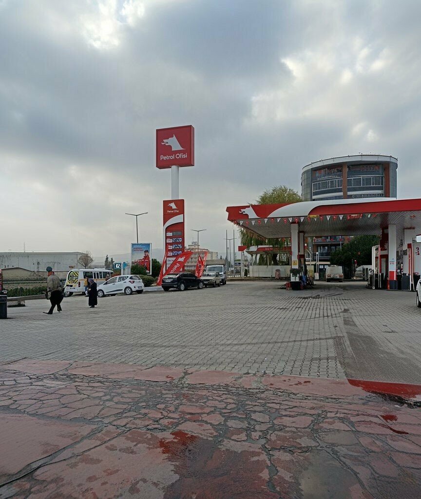 Benzin istasyonu Petrol Ofisi, Kula, foto