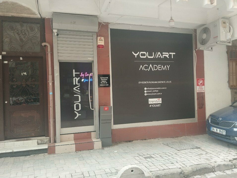 Kozmetik ve parfümeri firmaları You Art Academy, İstanbul, foto