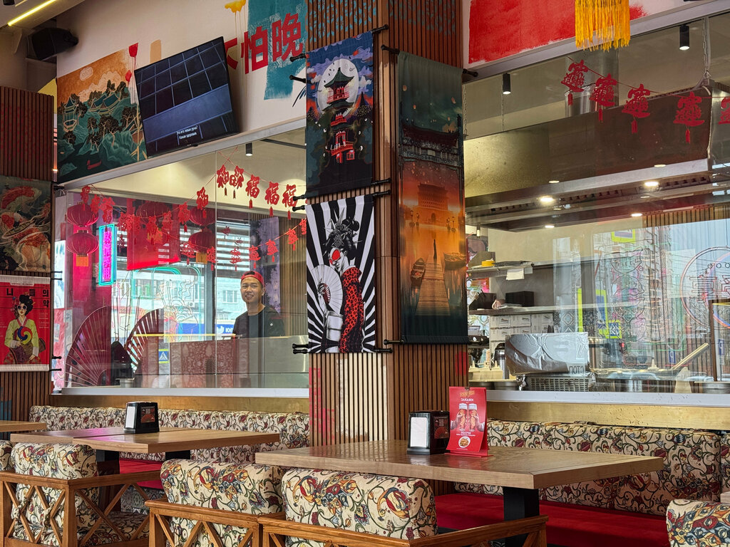 Restoran KitaEast & 7: 35 Заря, Surgut, foto