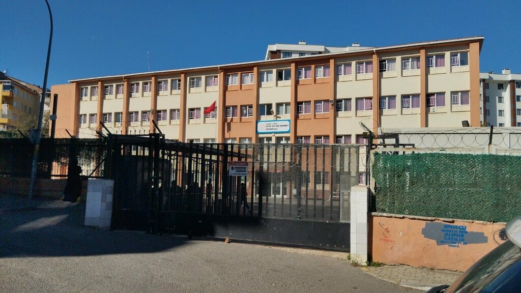 Ortaokul Fatih Sultan Mehmet Ortaokulu, İstanbul, foto