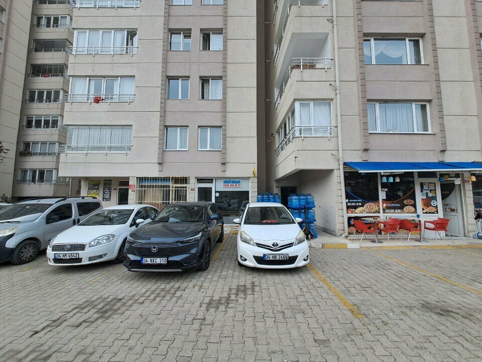 Emlak ofisi Mavi Emlak, İstanbul, foto