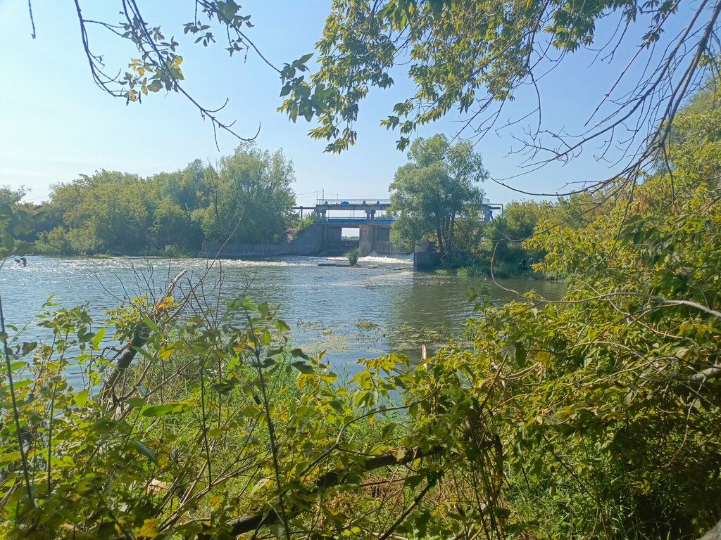Mühendislik altyapısı Waterfall, Ulyanovskaya oblastı, foto