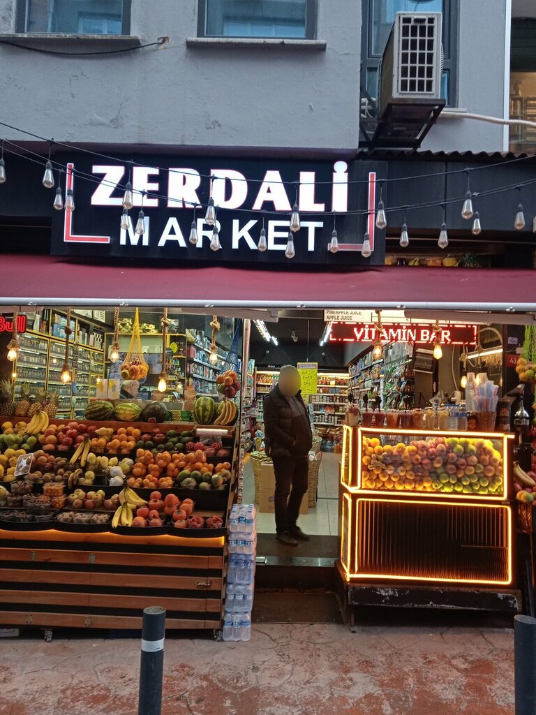 Süpermarket Zerdali Market, İstanbul, foto