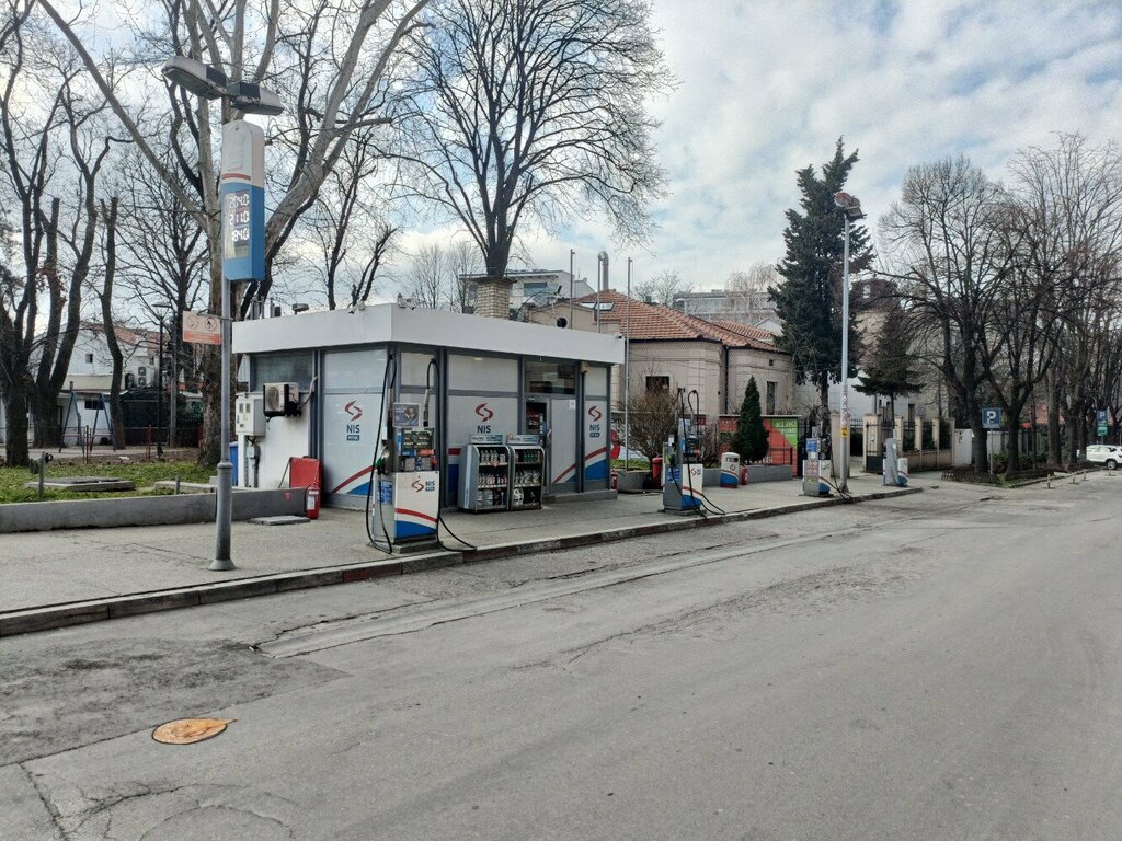 Benzin istasyonu NIS Petrol, Belgrad, foto