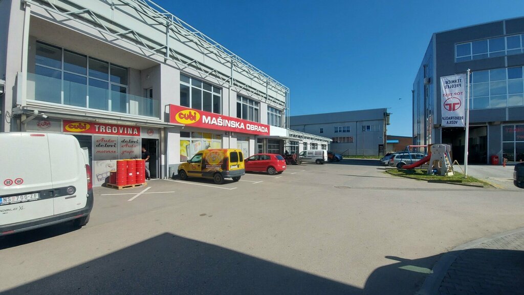 Otomobil servisi Cubi Doo Za Proizvodnju Promet i Usluge, Novi Sad, foto