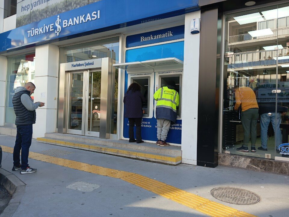 ATM'ler Türkiye İş Bankası ATM, İzmir, foto